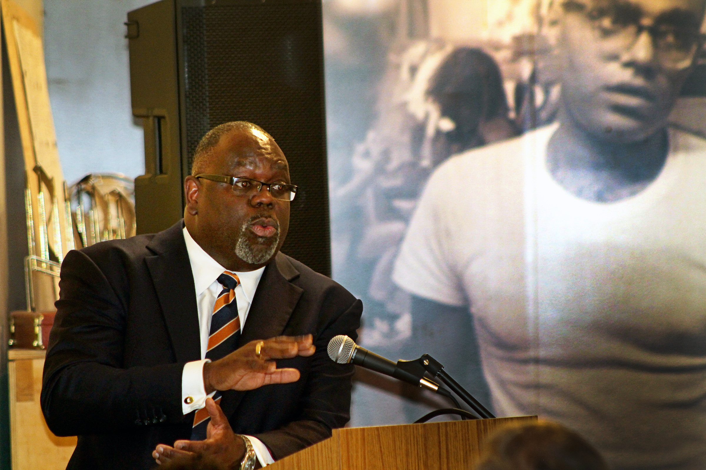 Federal judge Reeves challenges JSU students to know rights and ...